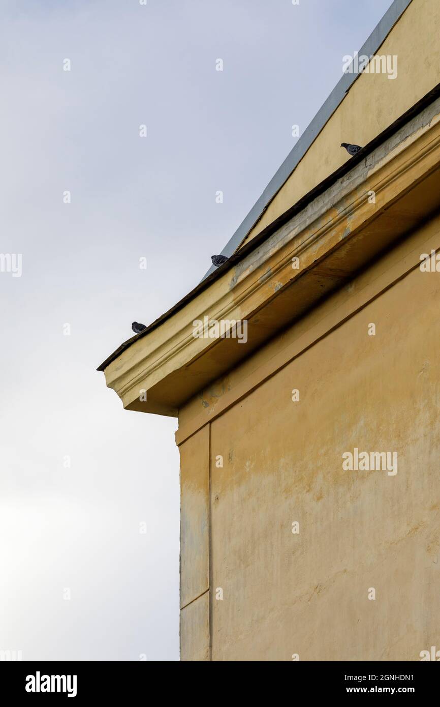 Windowless facade building hi-res stock photography and images - Alamy