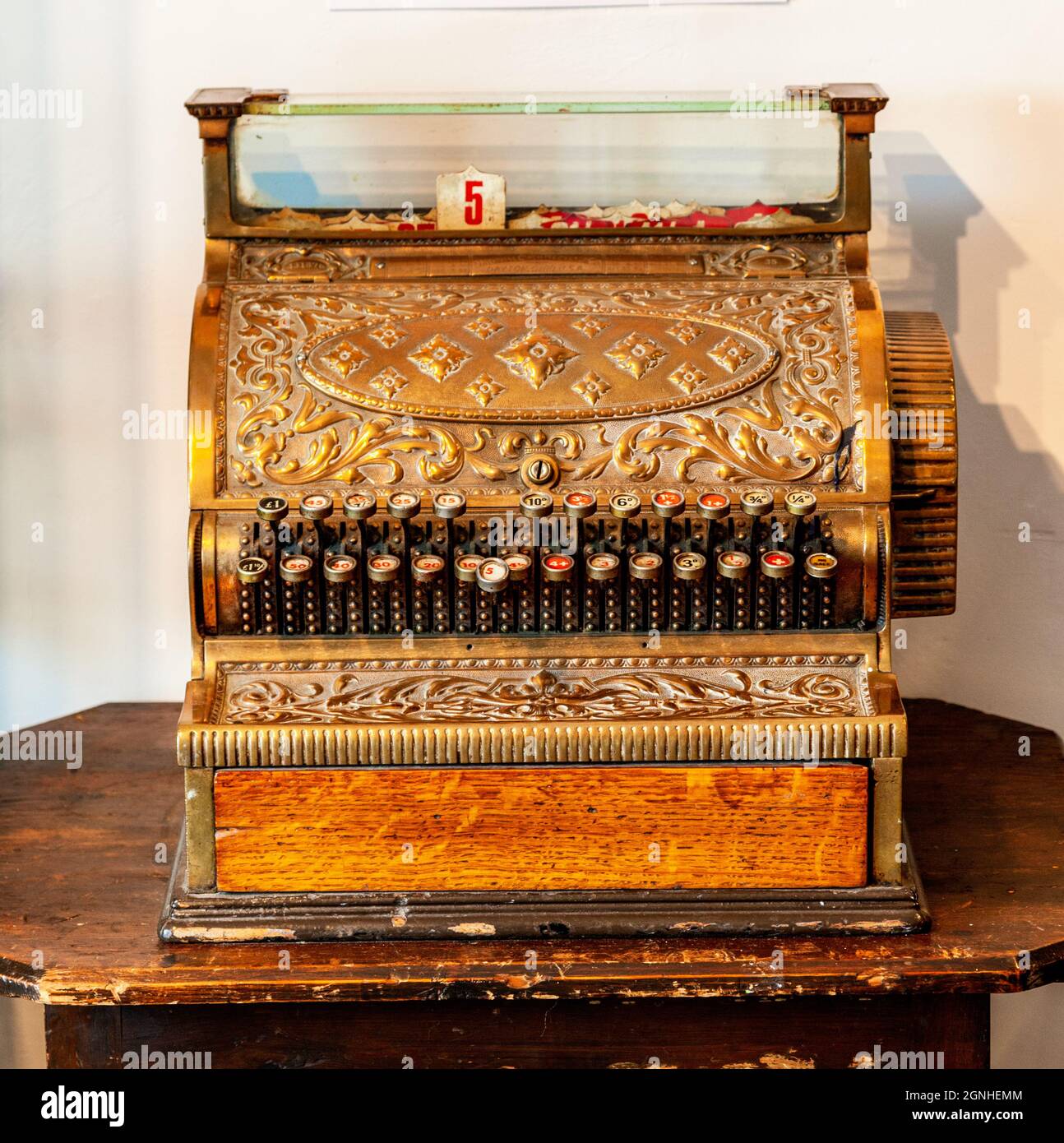 Cash register hi-res stock photography and images - Alamy