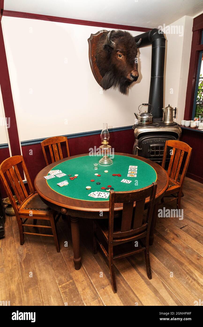 old fashioned gaming room with poker table Stock Photo - Alamy