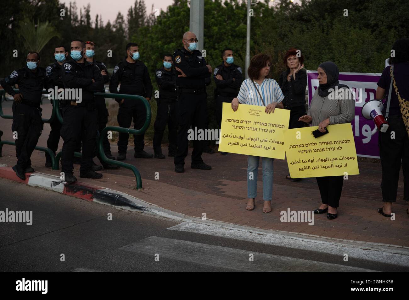 Purple police bus hi-res stock photography and images - Alamy