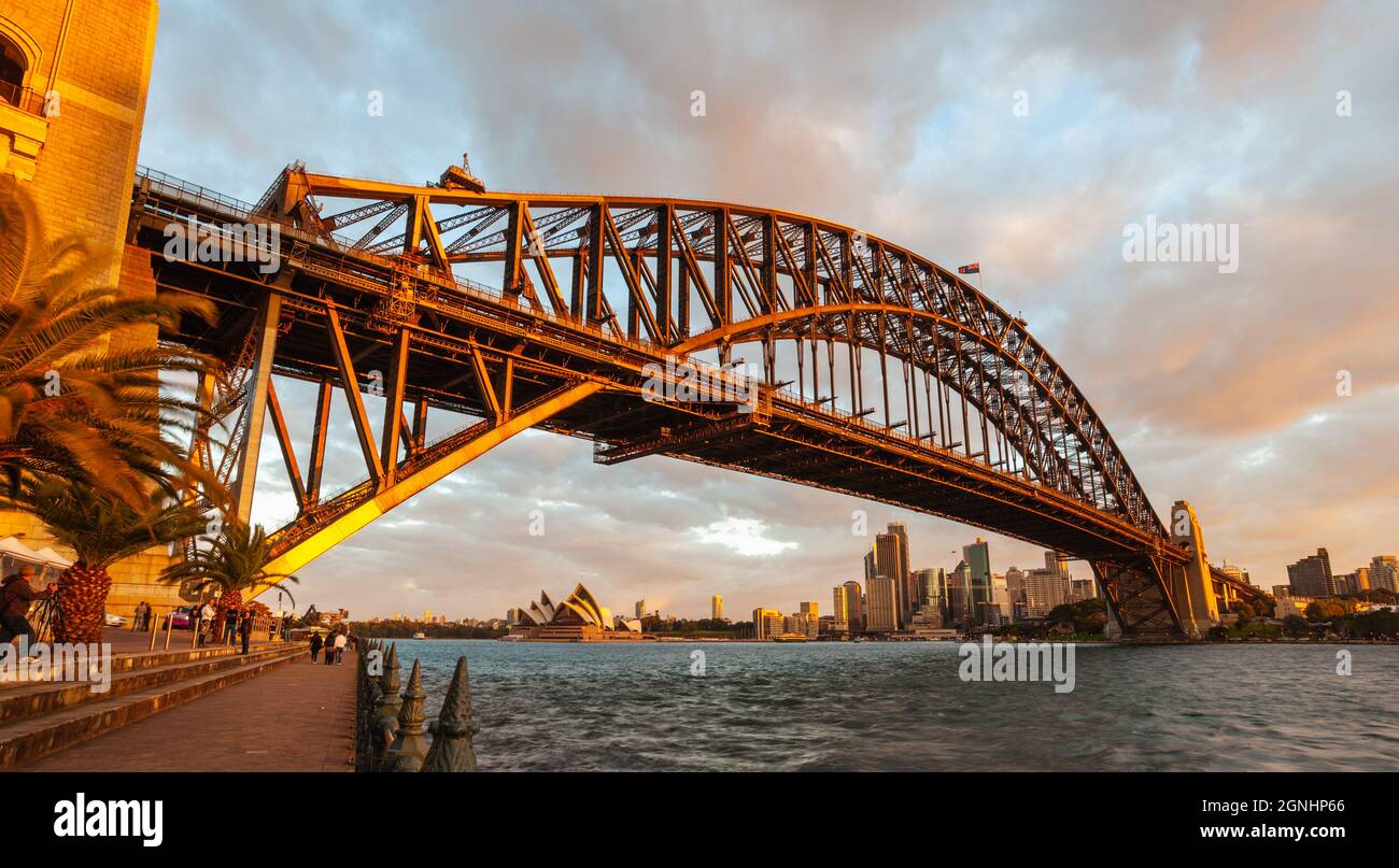 The famous arch of Sydney Harbour Bridge Australia Stock Photo - Alamy