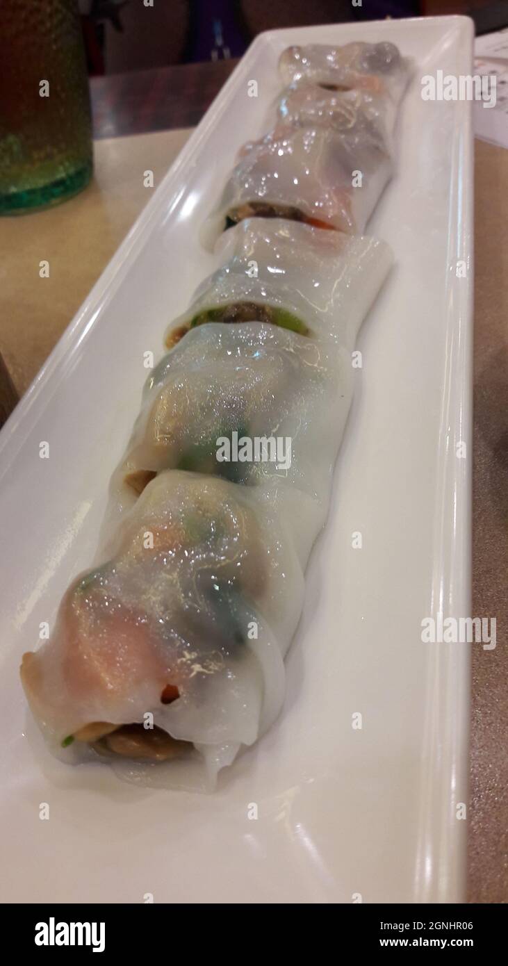 Dim sum shrimp rice roll hi-res stock photography and images - Alamy
