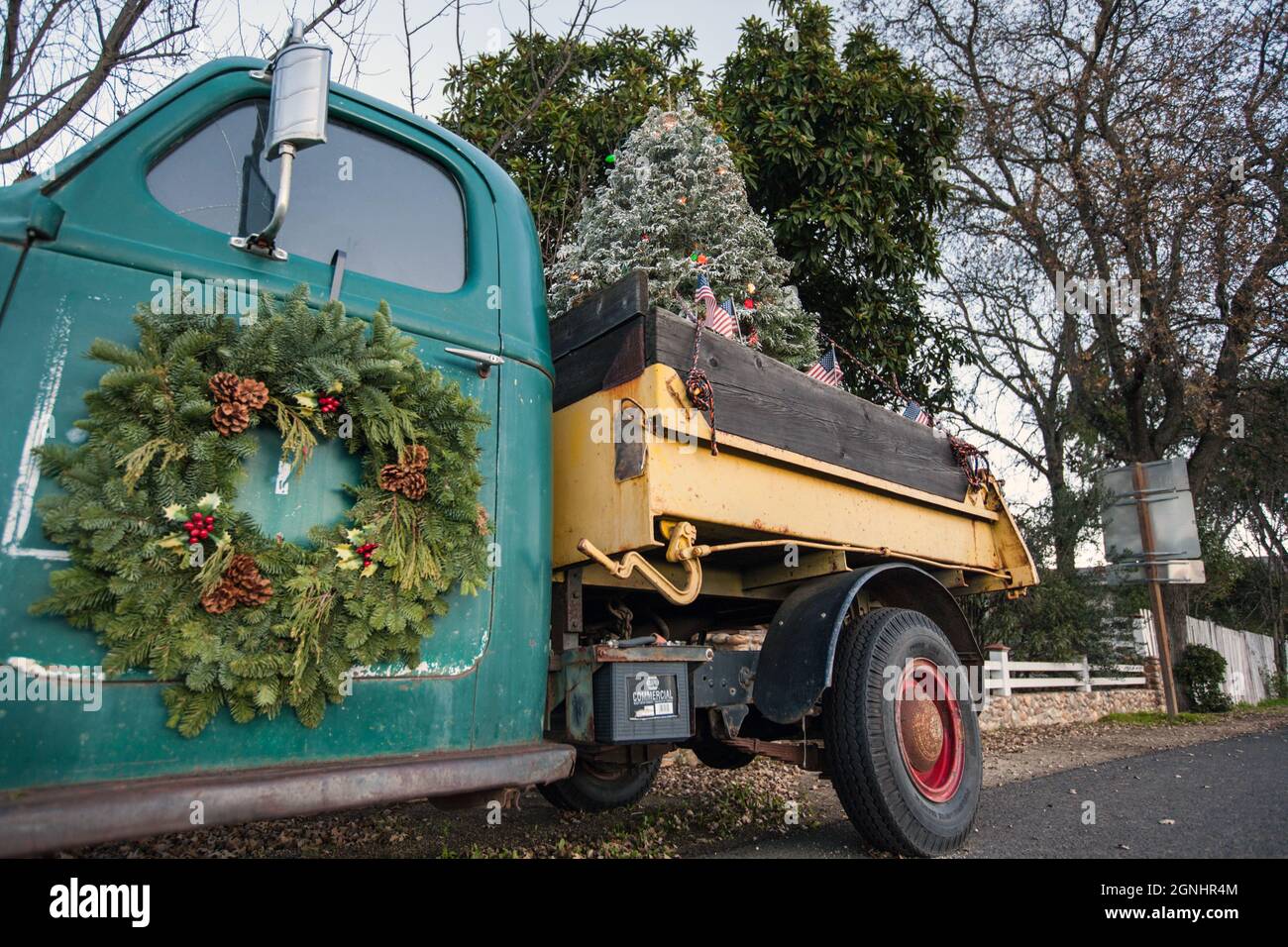 Old truck christmas hi-res stock photography and images - Alamy