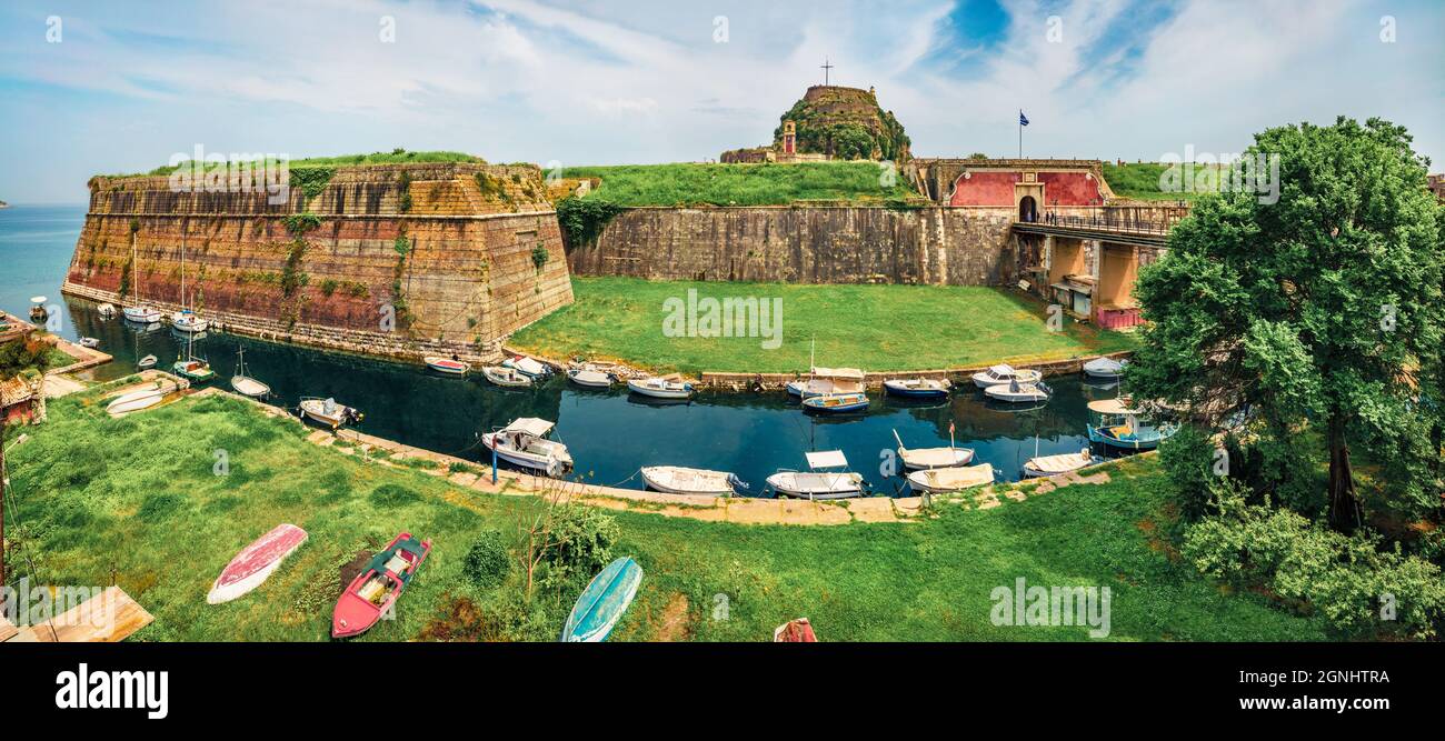 Green summer view of Old Venetian Fortress (Paleo Enetiko Frourio ...