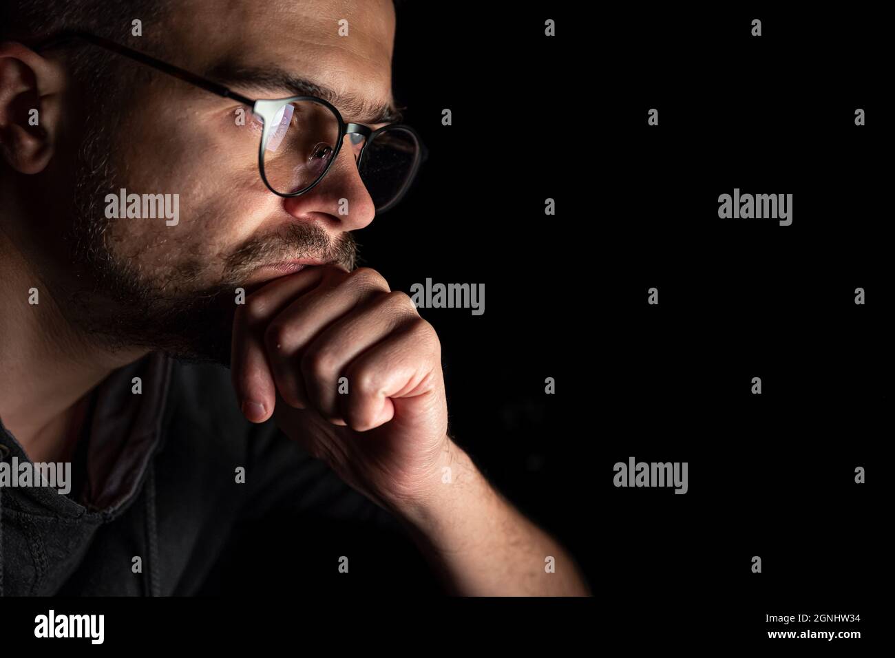 Man stares intently computer hi-res stock photography and images - Alamy