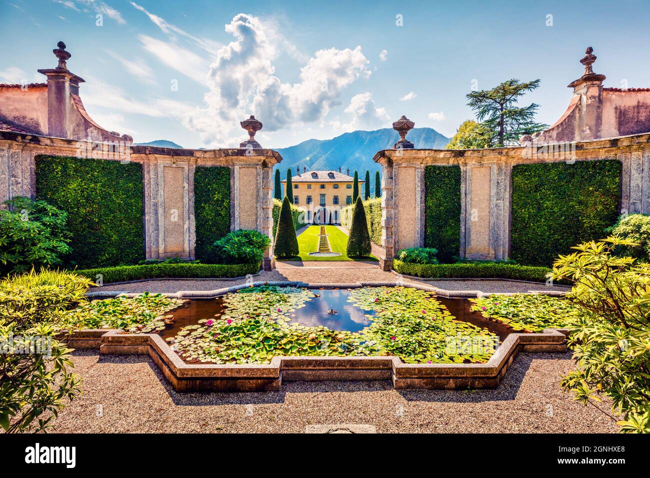 Old italian architecture hi-res stock photography and images - Alamy