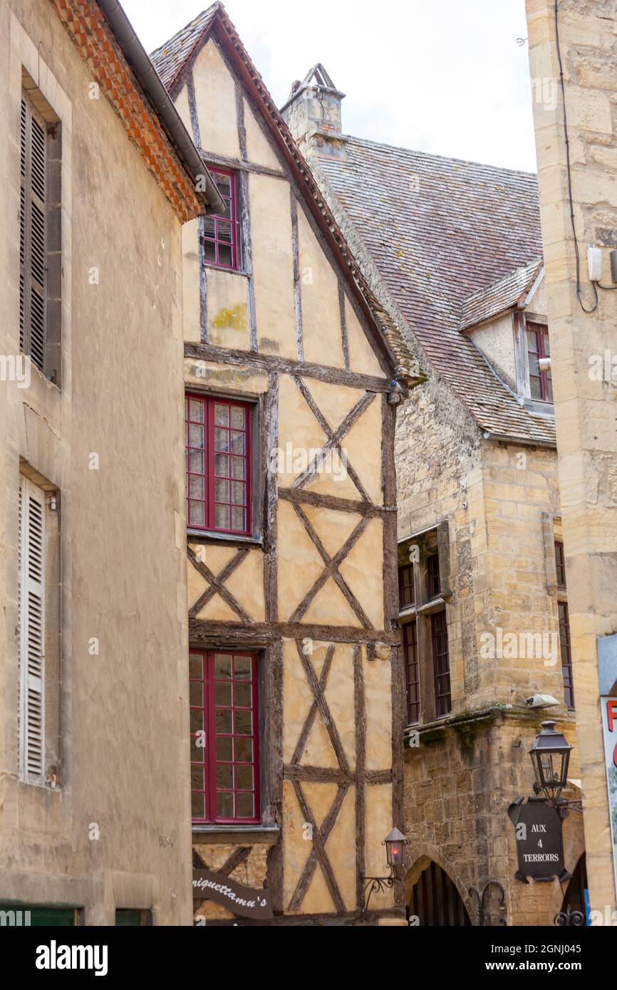 Medieval outdoor hi-res stock photography and images - Alamy