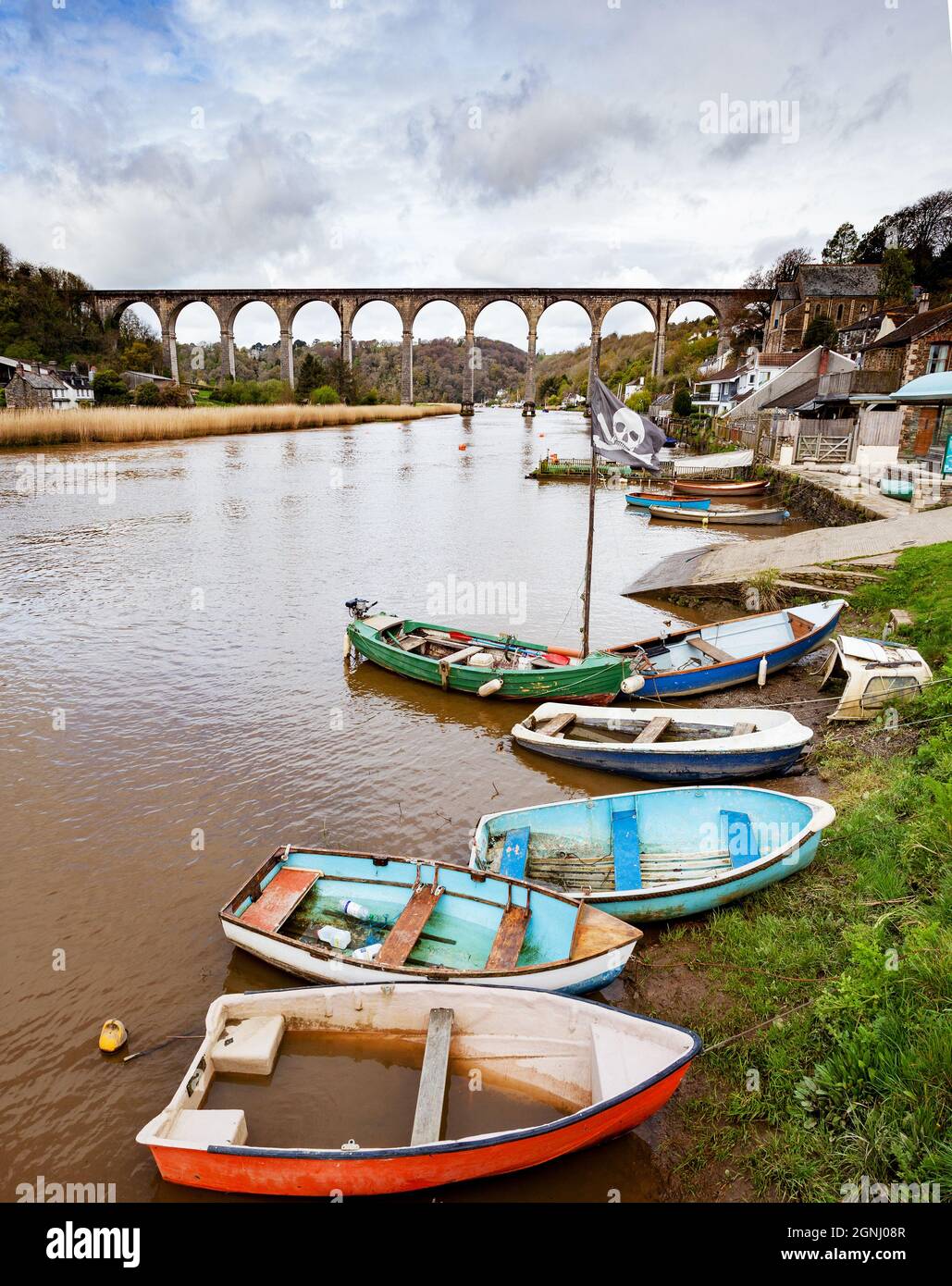 Viaduct arch roman hi-res stock photography and images - Alamy