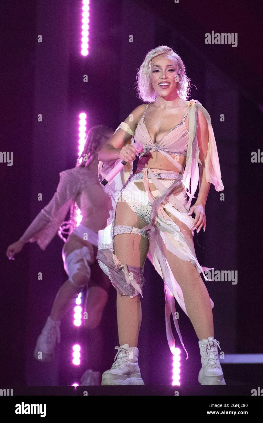 Doja Cat Performing On Stage During The Global Citizen Live In Paris France On September 25