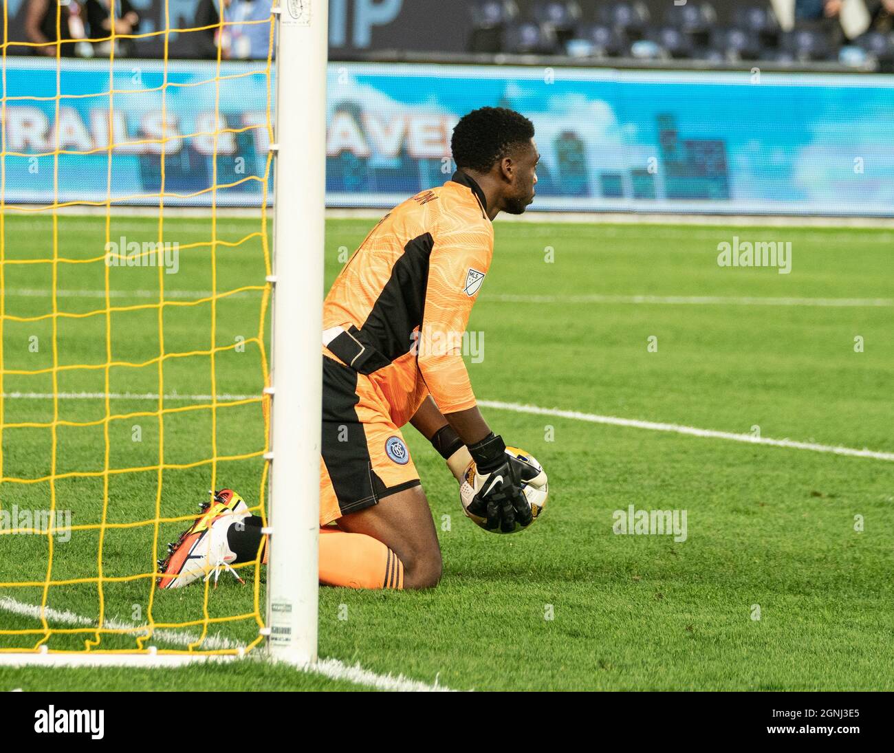 New York, United States. 25th Sep, 2021. Goalkeeper Sean Johnson (1) of ...