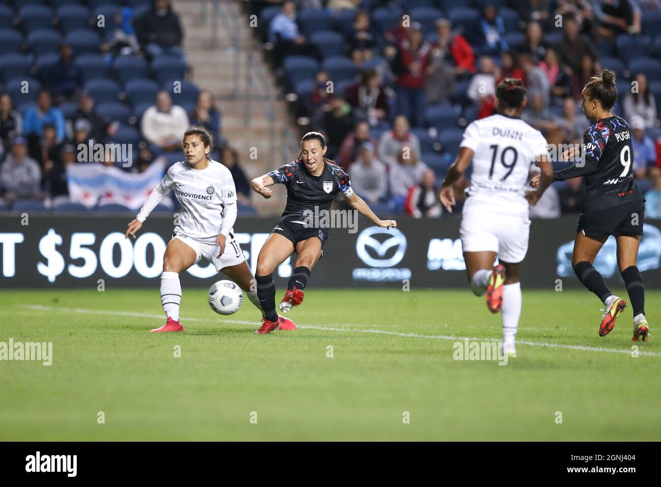 Chicago Red Stars midfielder Vanessa DiBernardo (10) kicks the ball ...
