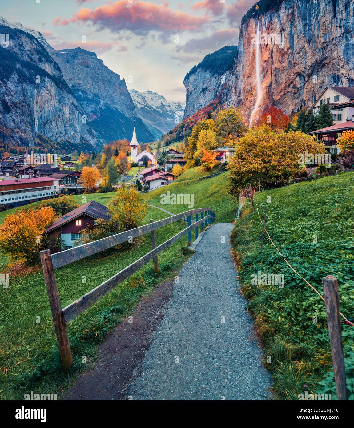 Gorgeous autumn view of great waterfall in Lauterbrunnen village ...
