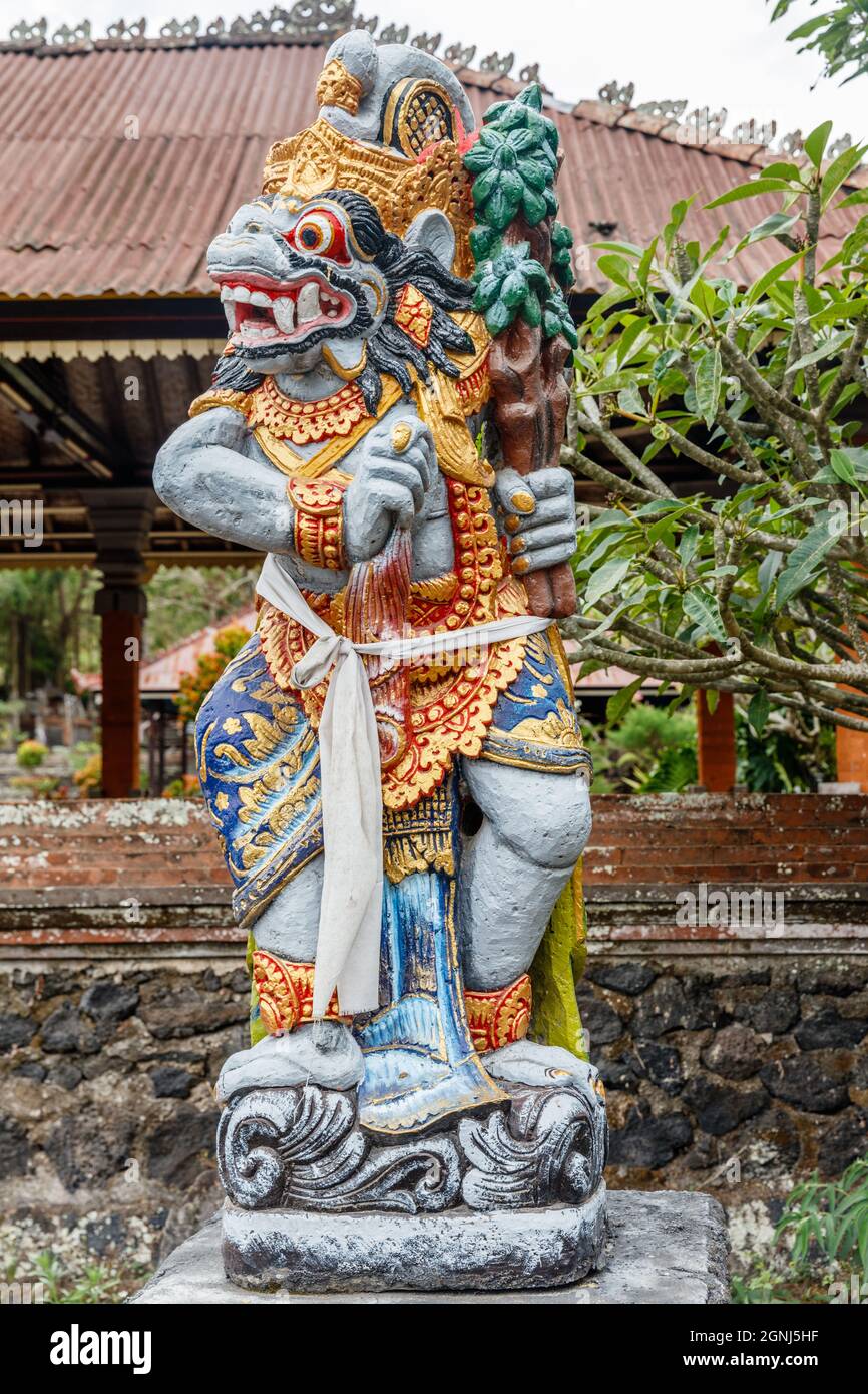 Guardian statues at Balinese Hindu temple Pura Segara Ulun Danu Batur ...