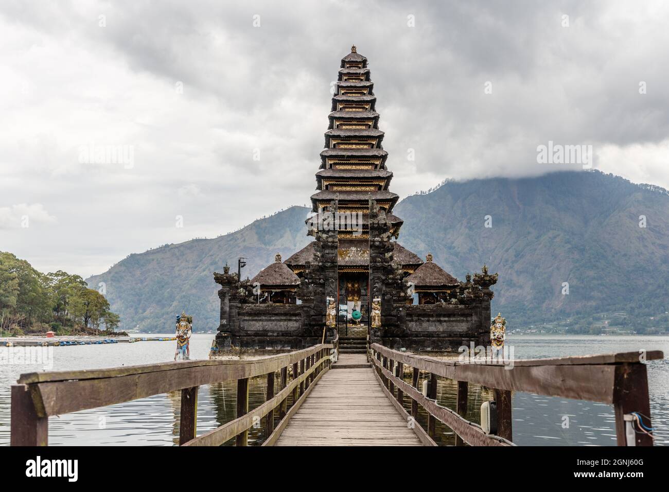 Pura ulun danau temple hi-res stock photography and images - Alamy