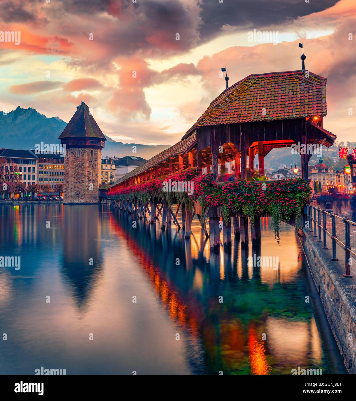 Famous old wooden Chapel Bridge (Kapellbrucke), landmark 1300s wooden ...