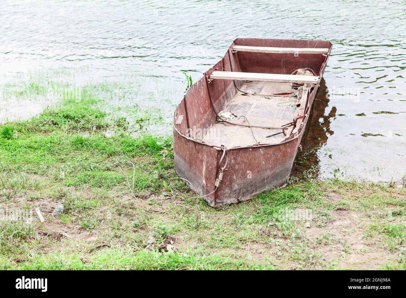 Fishing boat scotland rough sea hi-res stock photography and images - Alamy