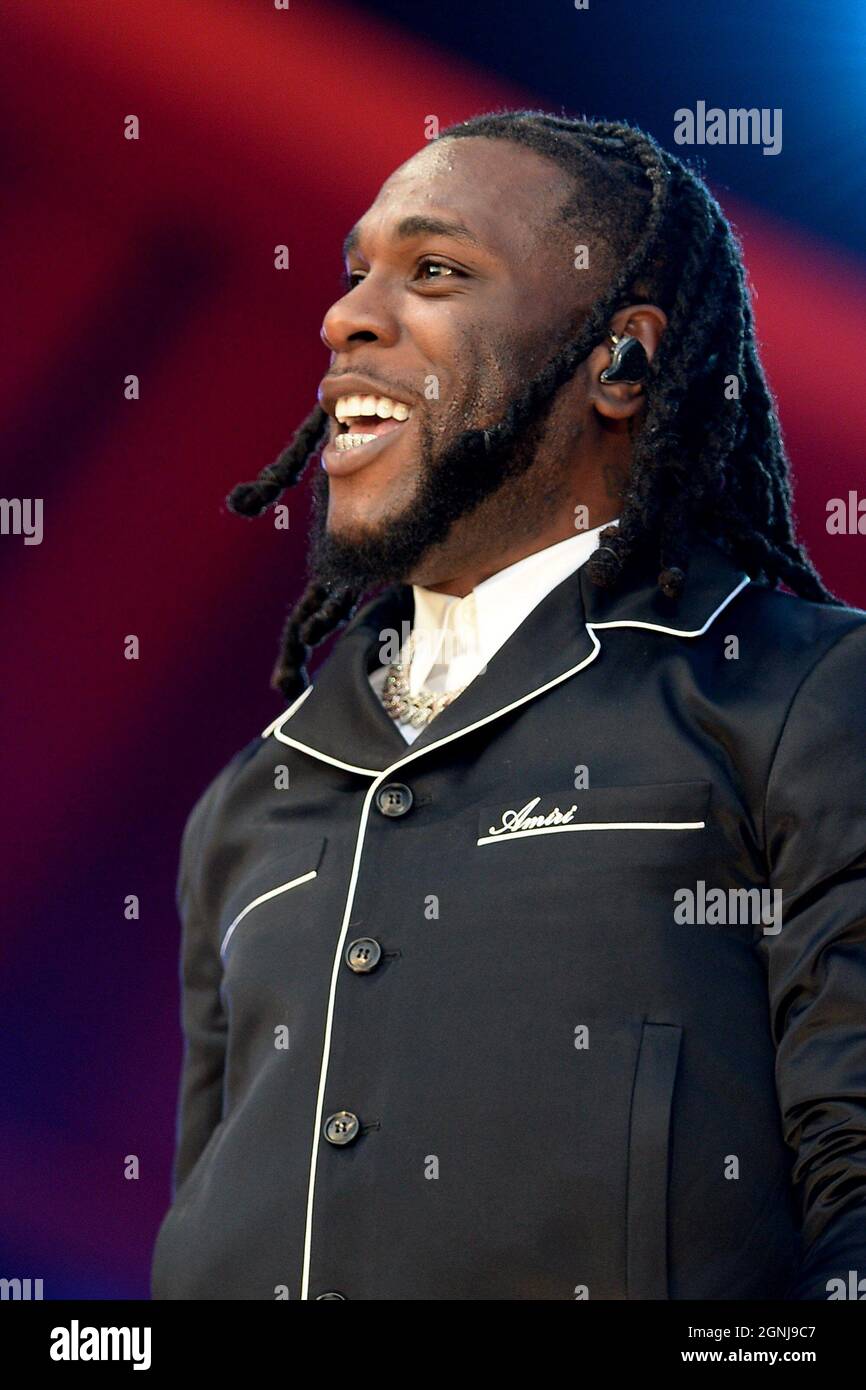 New York, NY, USA. 25th Sep, 2021. Burna Boy on stage for Global ...