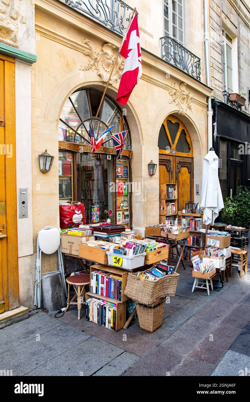 The Abbey Bookshop in Paris Stock Photo - Alamy