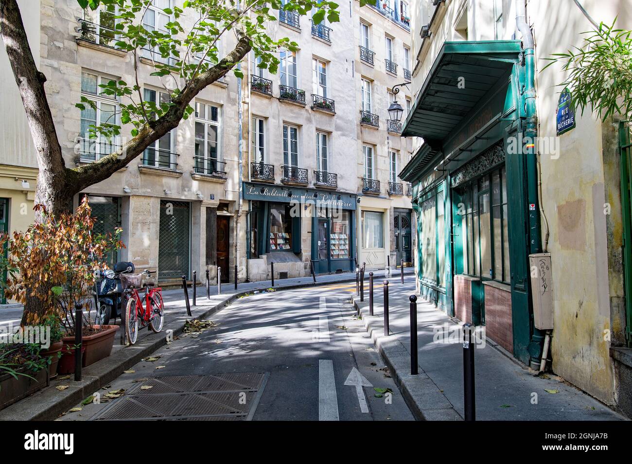 The Latin Quarter of Paris is an area in the 5th and the 6th ...