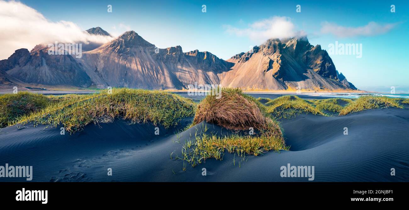 Stunning summer scene of Stokksnes cape with Vestrahorn (Batman ...