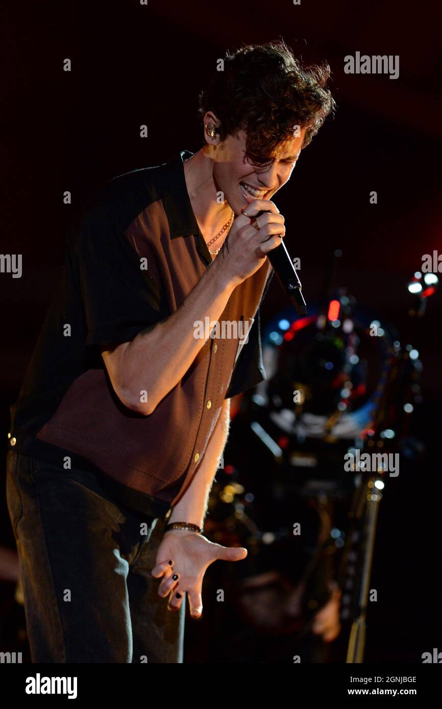 New York, NY, USA. 25th Sep, 2021. Shawn Mendes on stage for Global ...