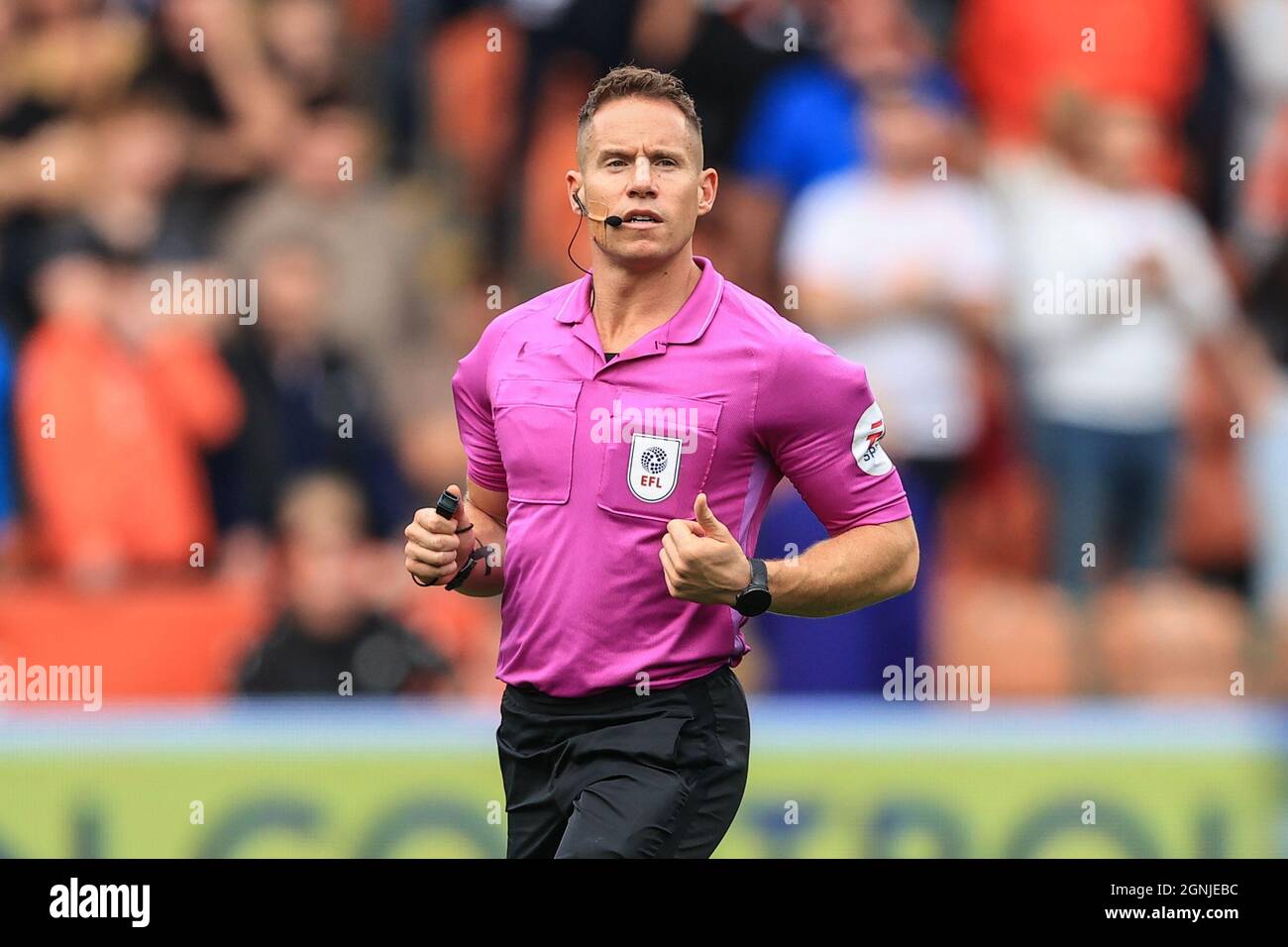 Referee Steve Martin during the game Stock Photo - Alamy