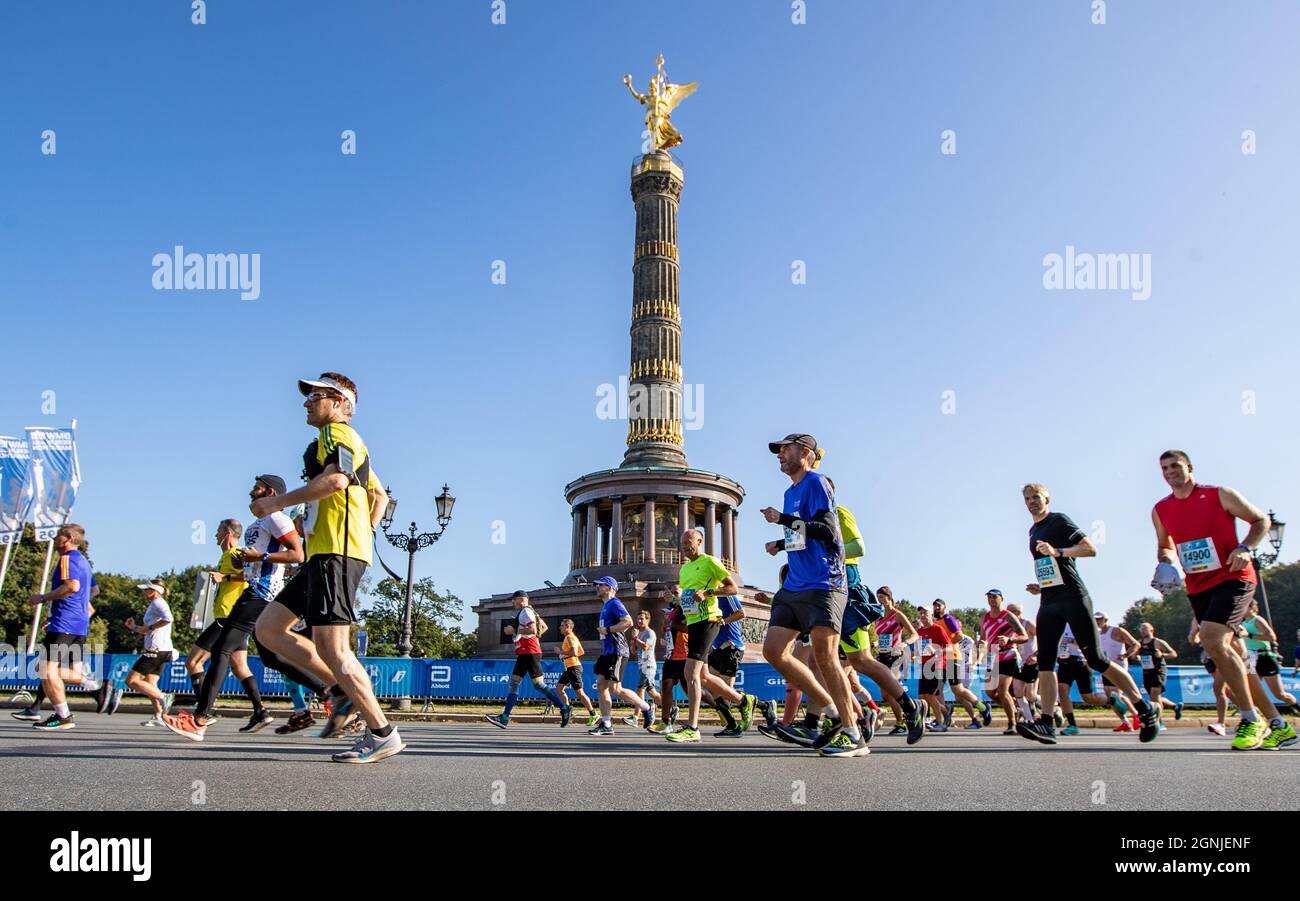 Marathon berlin 2021 hi-res stock photography and images - Alamy