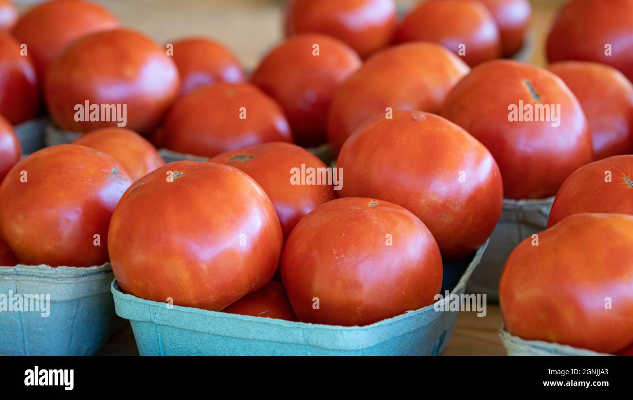 Farm stand display hi-res stock photography and images - Alamy