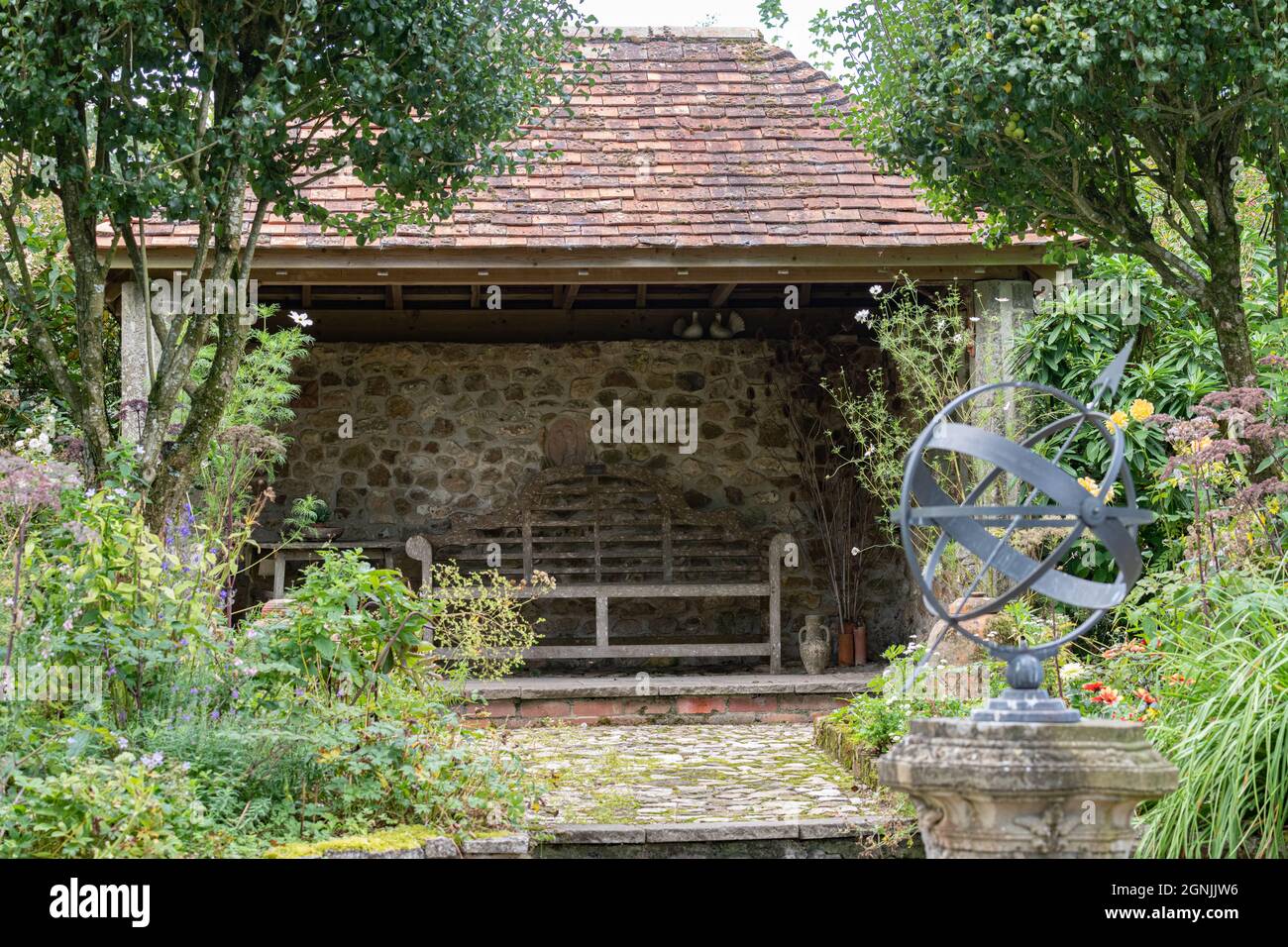 Landscape design of cottage hi-res stock photography and images - Alamy