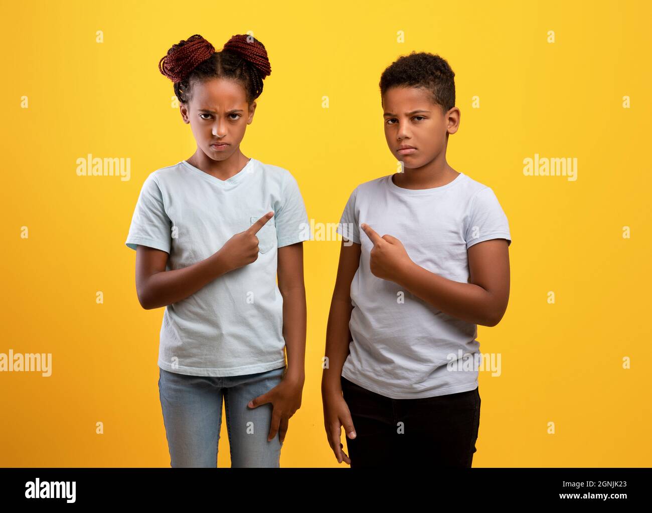 Brother sister argue hi-res stock photography and images - Alamy