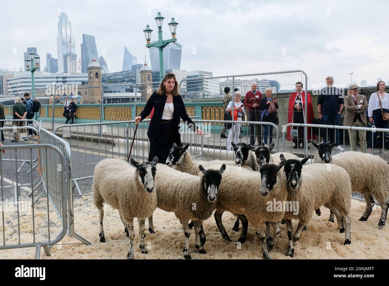 Southwark Bridge, London, UK. 26th Sept 2021. Amanda Owen, the ...