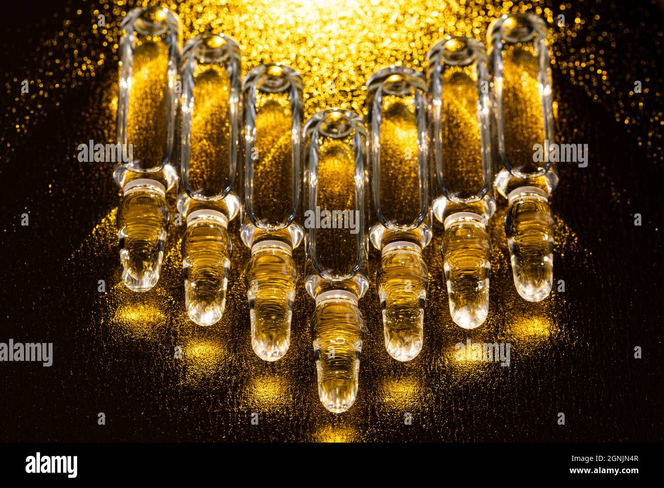 Glass medical ampoules for injection. Ampoules with vaccine, medicine ...