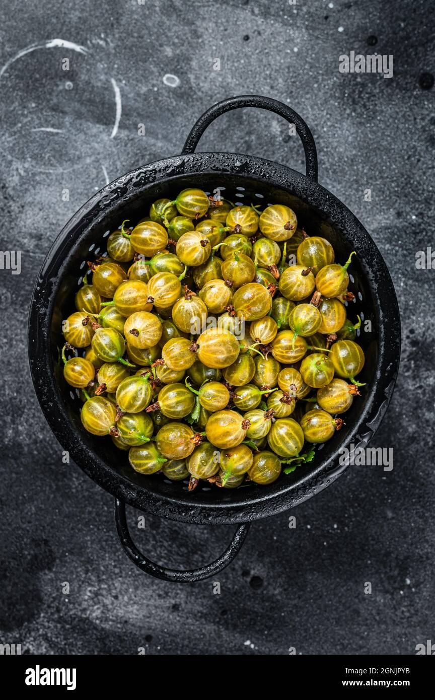Top view raw gooseberry hi-res stock photography and images - Alamy