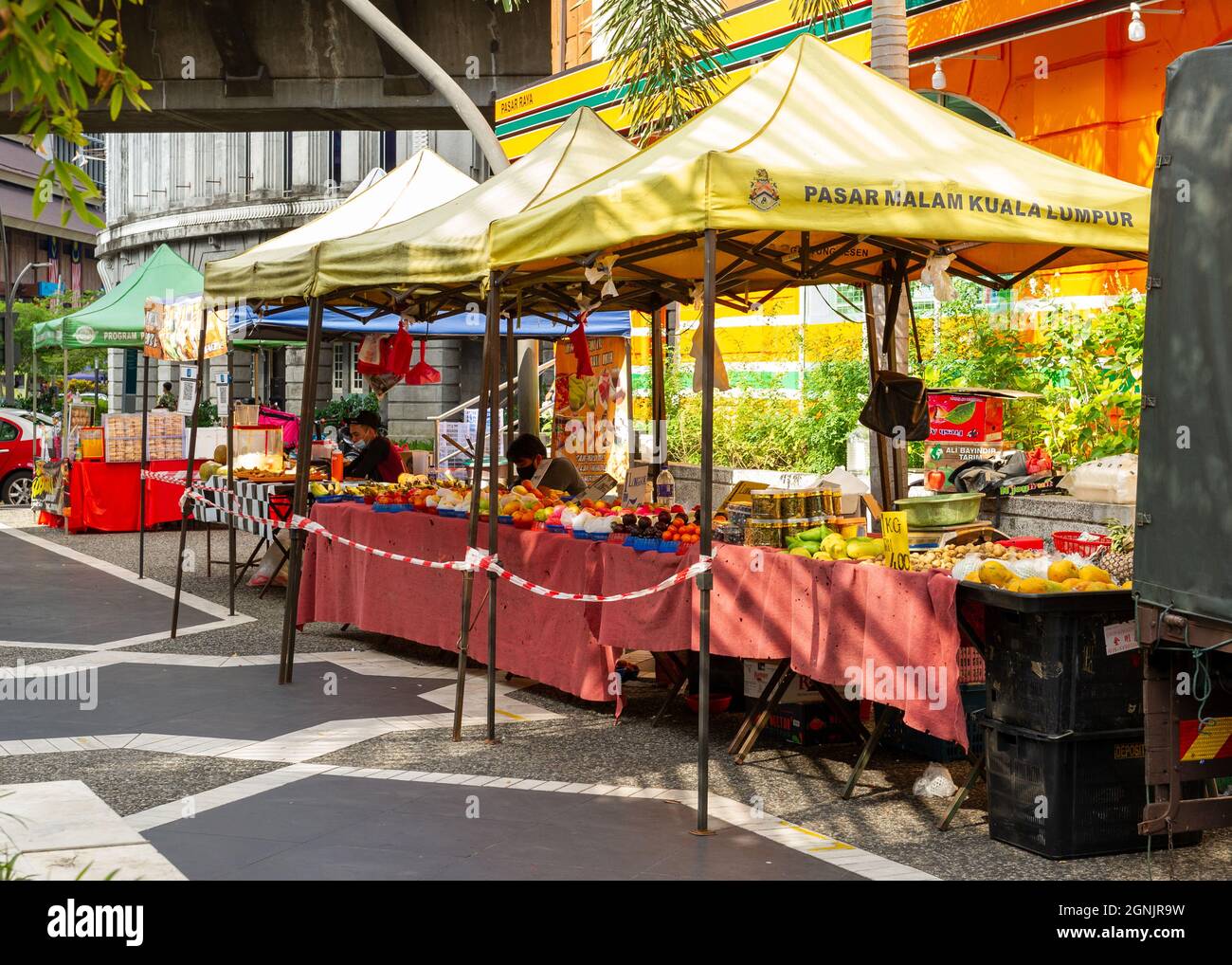 Street Food stalls in Kuala Lumpur, Malaysia Stock Photo - Alamy