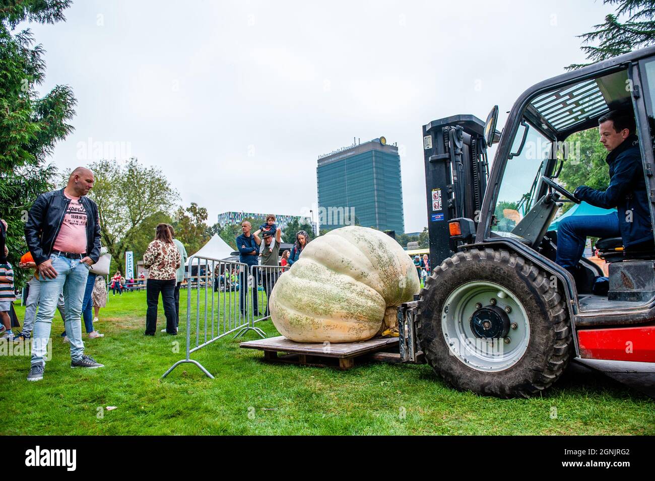 Utrecht, Netherlands. 25th Sep, 2021. Two men are seen transporting the ...