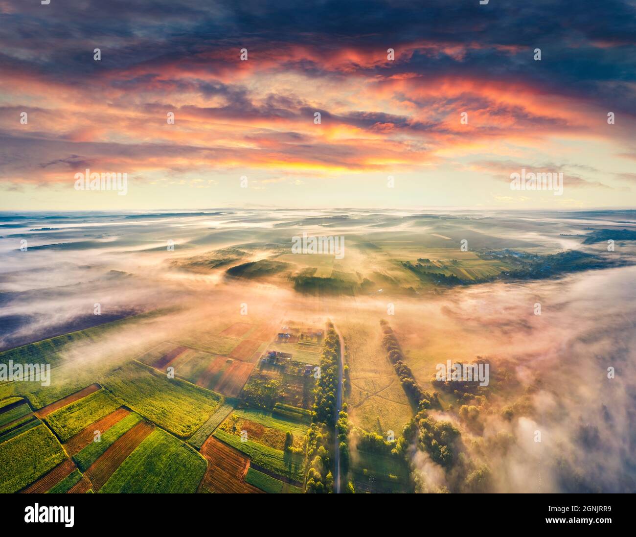 Ukrainian rural landscape wheat field hi-res stock photography and ...