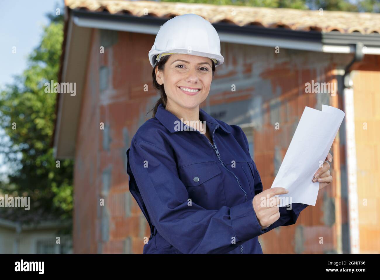 Girl holds white sheet hi-res stock photography and images - Alamy