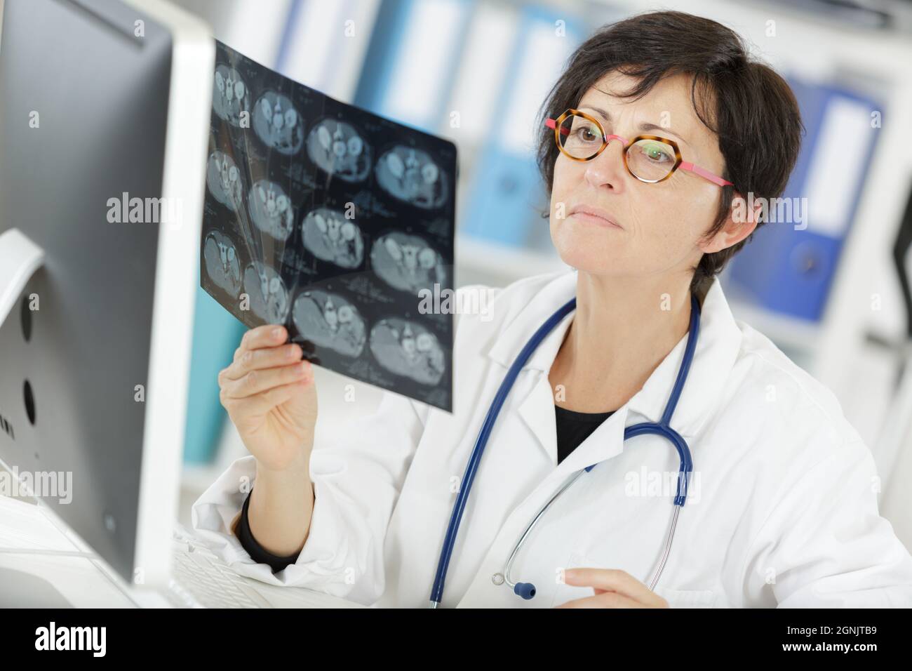 medical doctor working with x-ray at hospital Stock Photo - Alamy