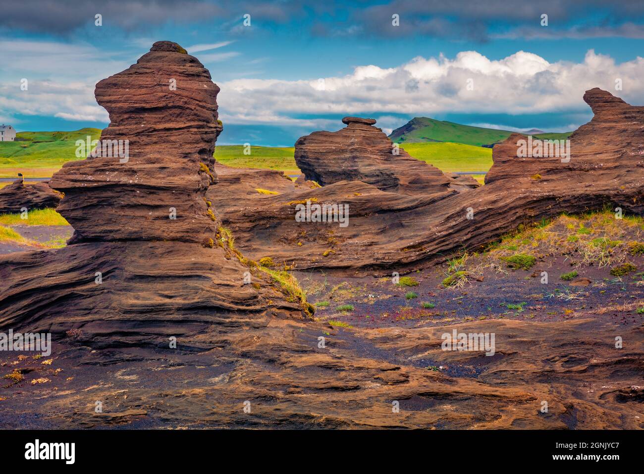 Exciting summer scenery. Impressive icelandic landscape on the south ...
