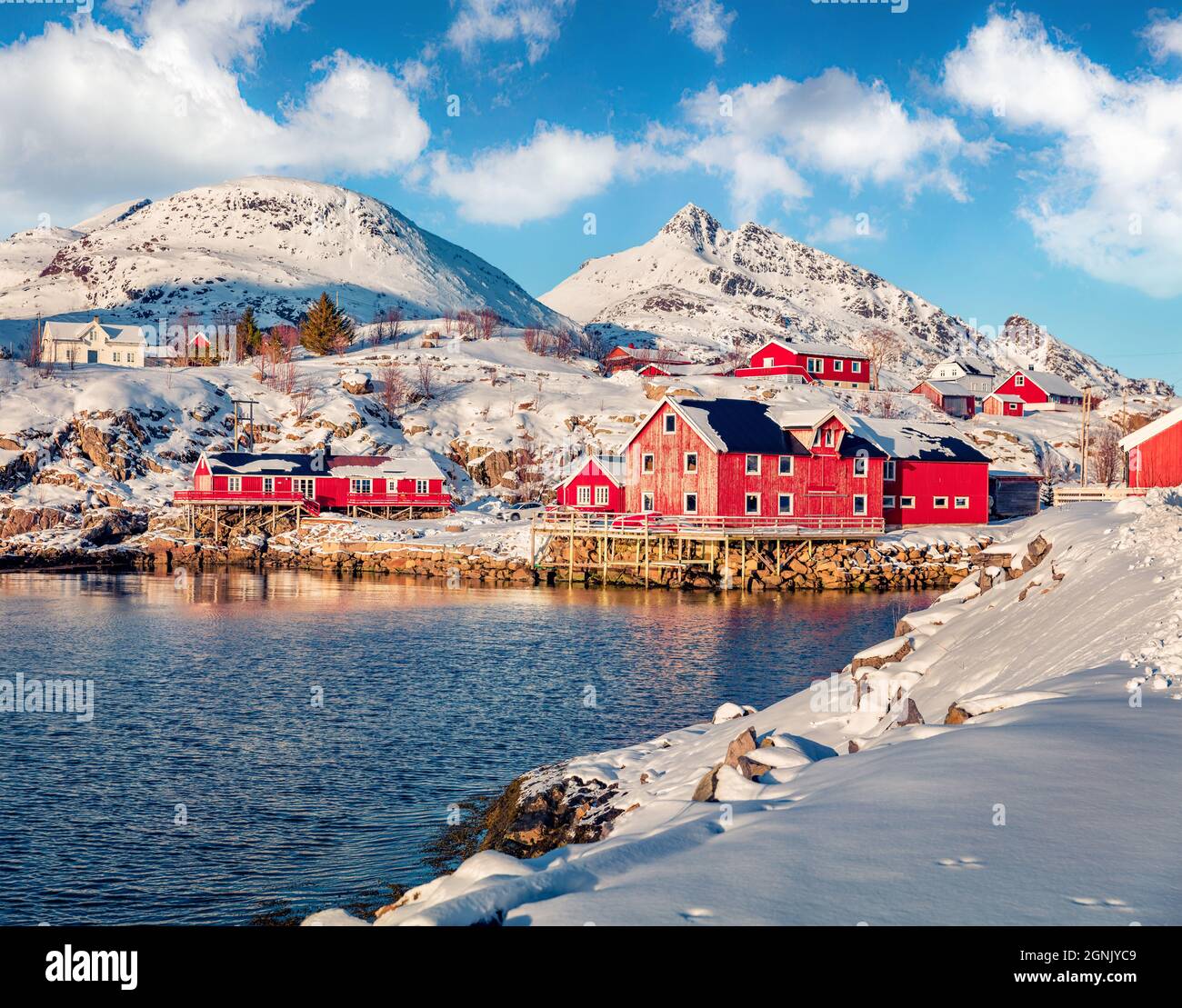 Landscape photography. Sunny Christmas day on Lofoten Islands. Amazing ...