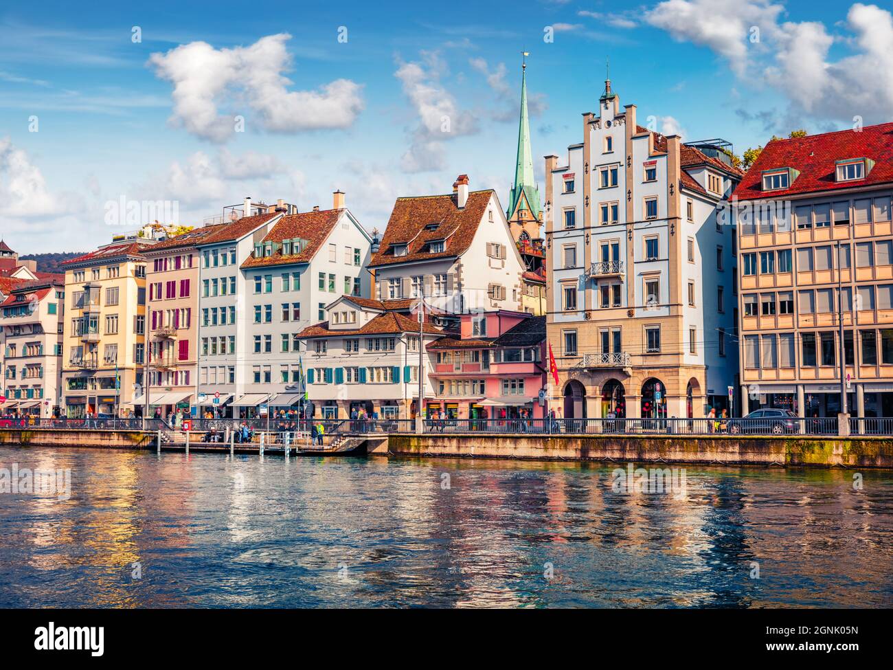 Sunny morning cityscape of Zurich. Picturesque autumn scene of ...