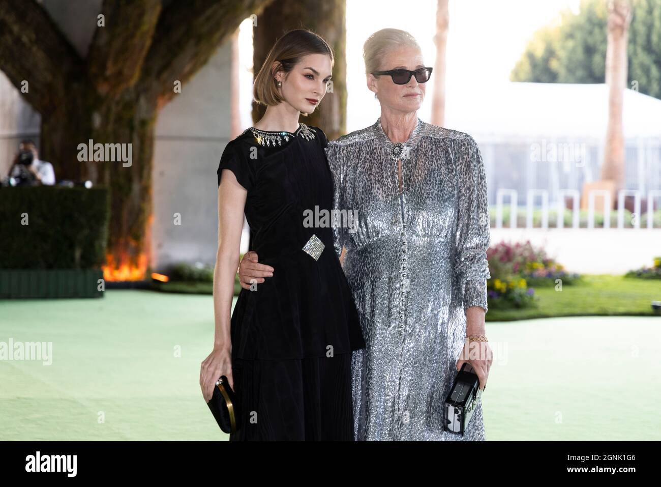 Lisa love and laura love hi-res stock photography and images - Alamy