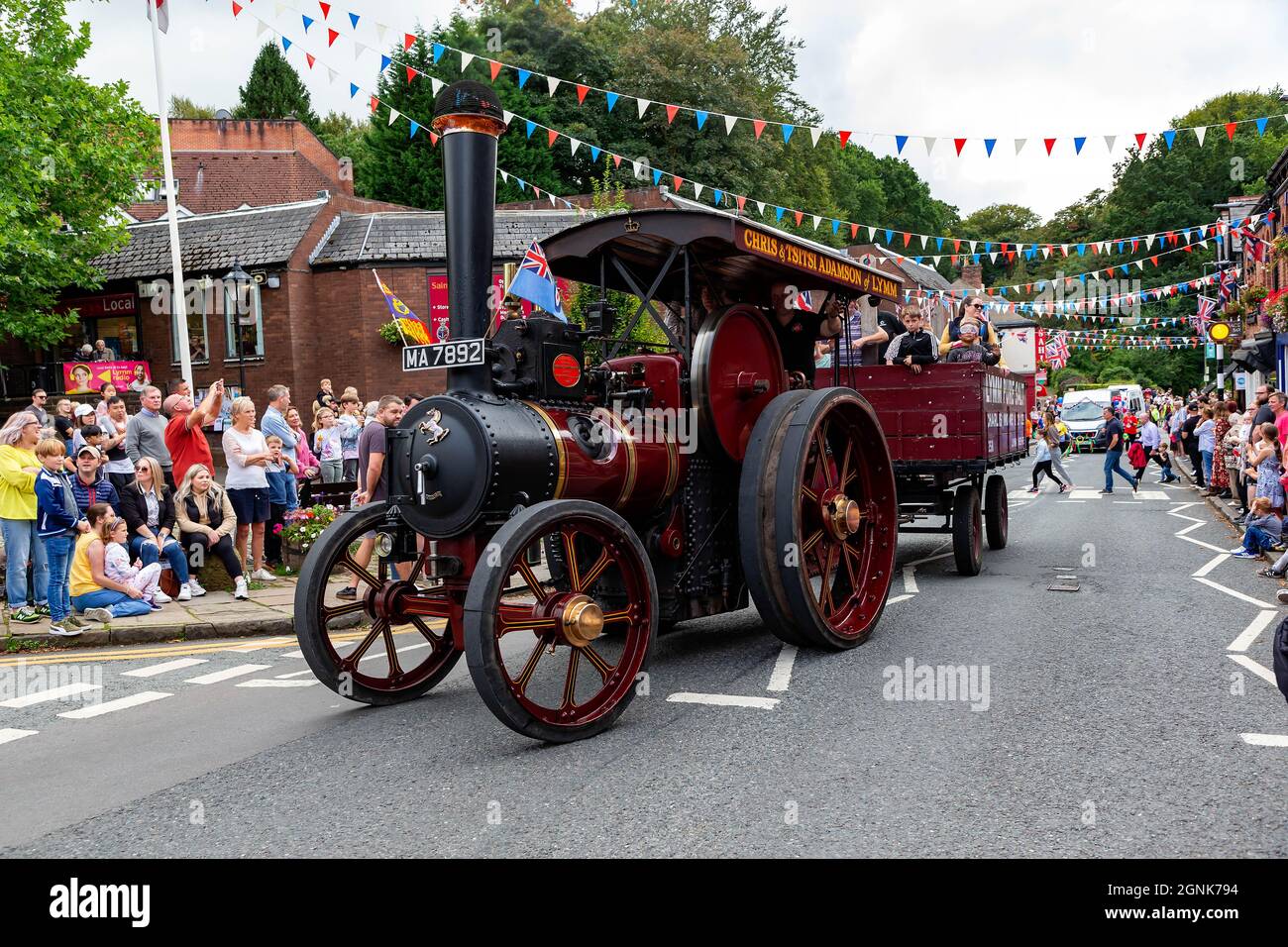 Steam engine and trailers hi-res stock photography and images - Alamy