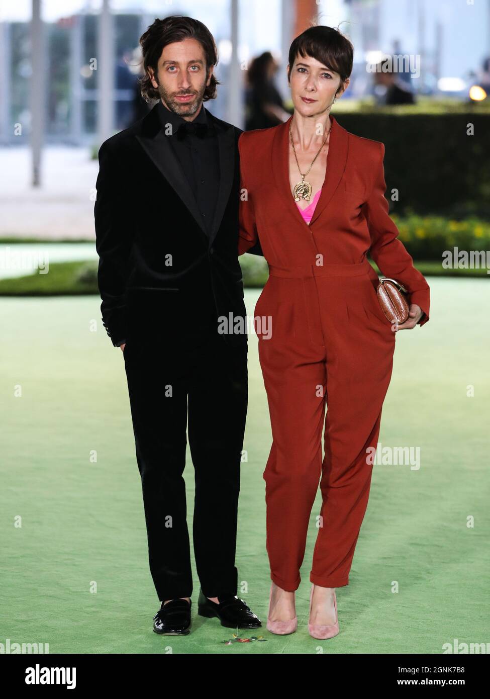 Simon helberg and wife hi-res stock photography and images - Alamy
