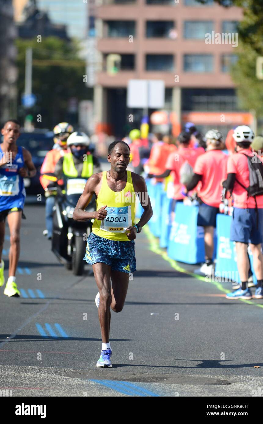 Berlin marathon 2021 hi-res stock photography and images - Alamy