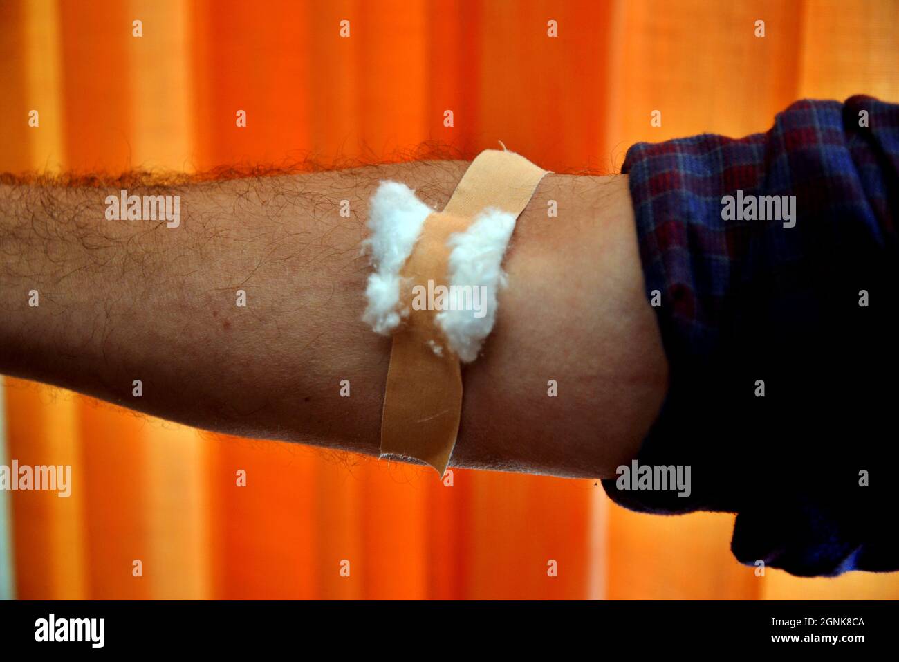 Stop bleeding emergency hi-res stock photography and images - Alamy