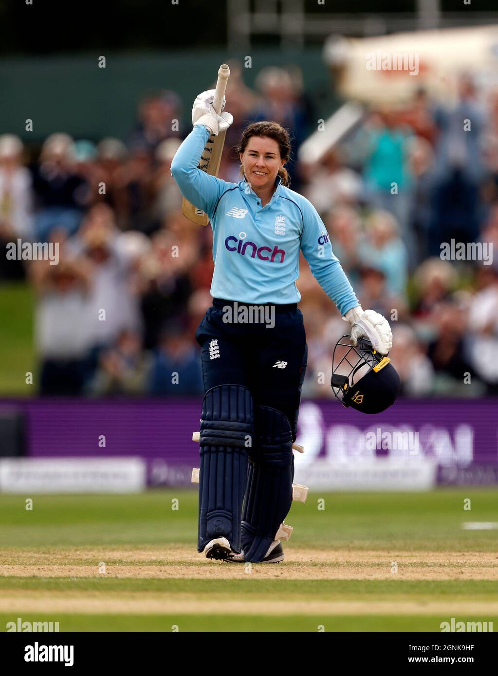 One hundred runs hi-res stock photography and images - Alamy