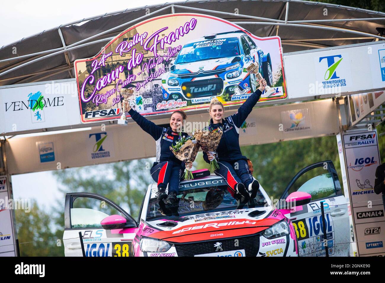 38 DALMASSO Pauline, CURCIO Fiona, Peugeot 208 Rally 4, podium ...