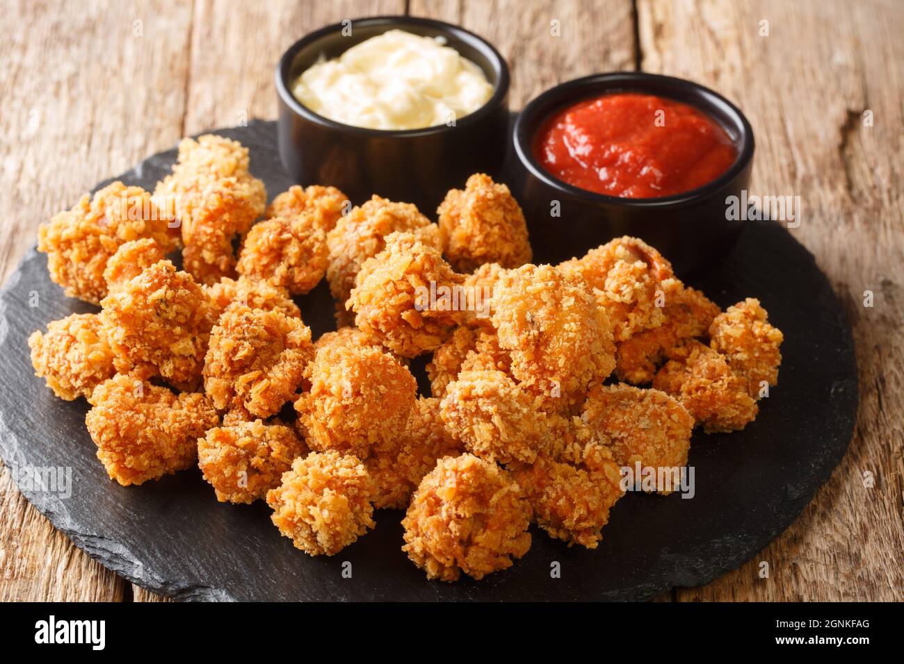Chicken popcorn hi-res stock photography and images - Alamy