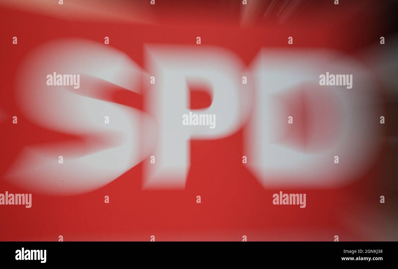 Berlin, Germany. 26th Sep, 2021. The logo of the SPD can be seen at the ...